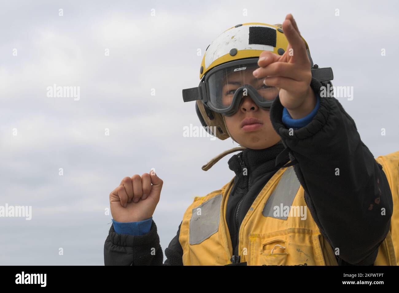 221012-N-SN516-1026 PACIFIC OCEAN (Oct. 12, 2022) U.S. Navy Boatswain's ...