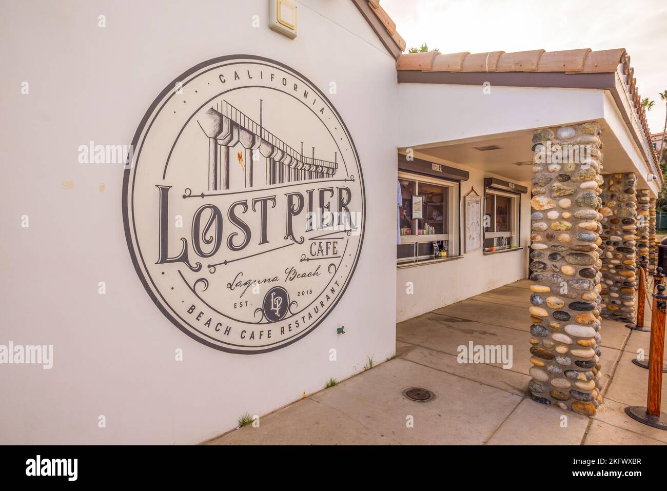 Lost pier cafe hi-res stock photography and images - Alamy
