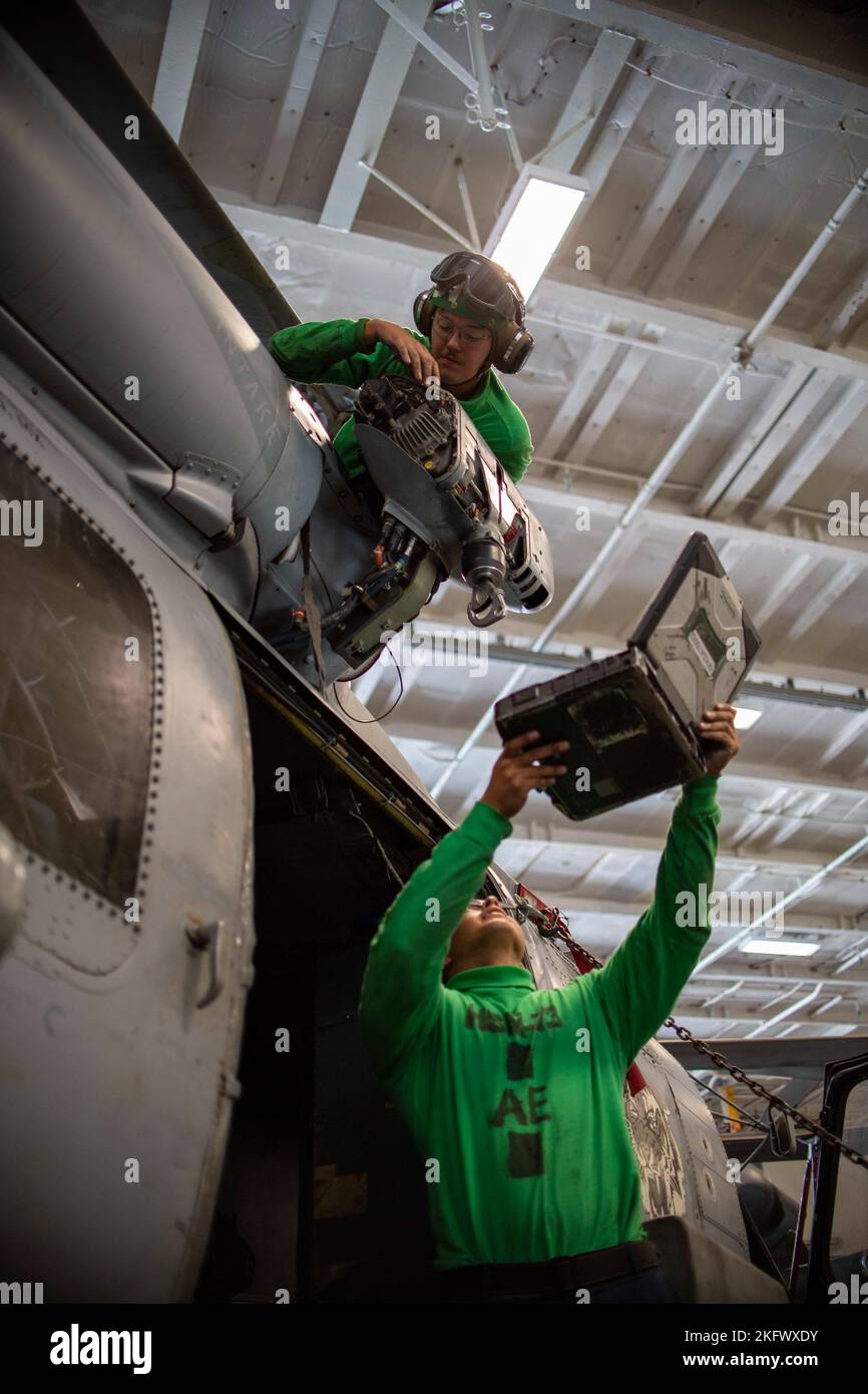 221012-N-KU796-1035 PACIFIC OCEAN (Oct. 12, 2022) U.S. Navy Aviation ...
