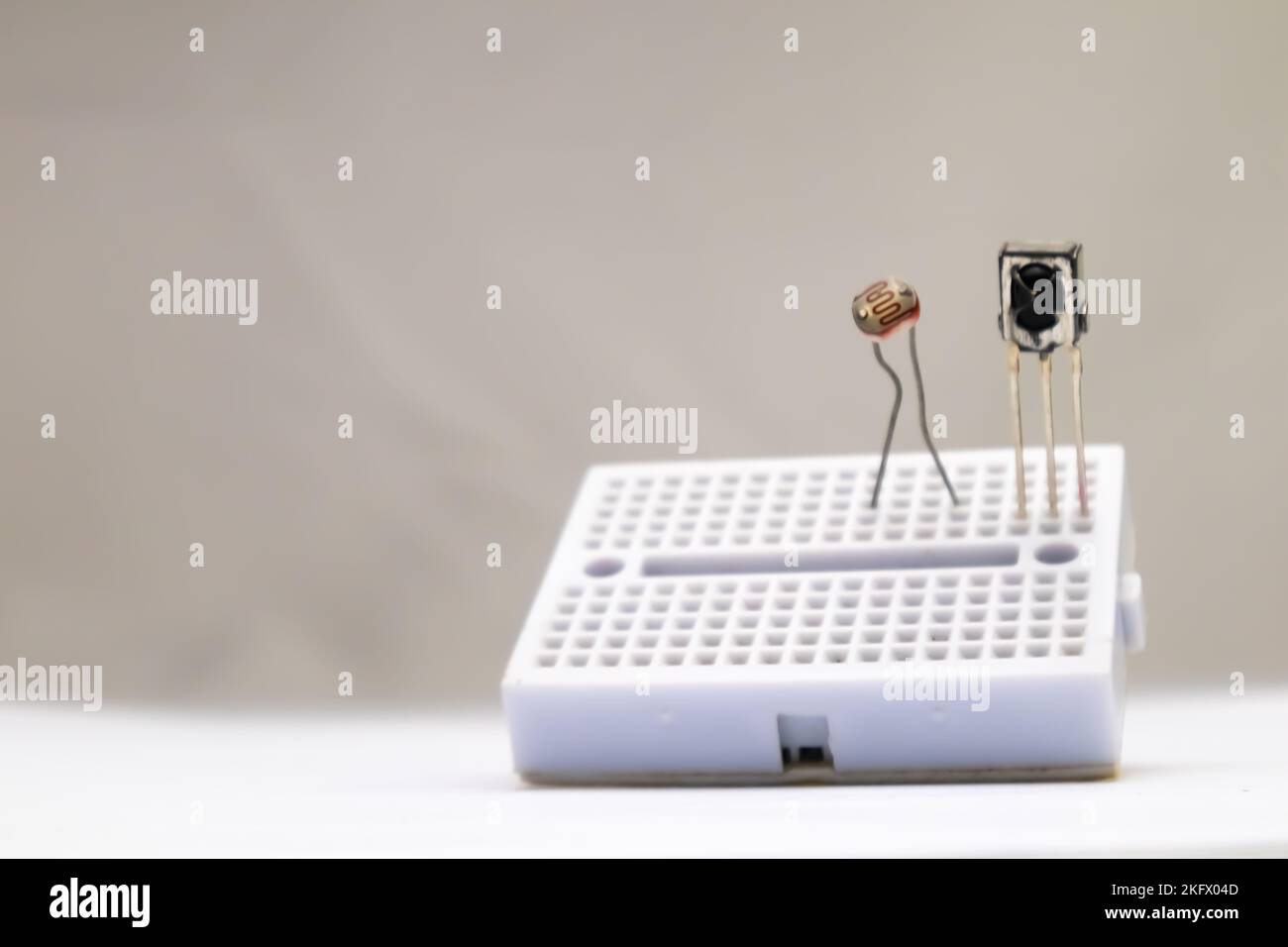 Selective focus of an LDR and an IR receiver embedded in the project ...