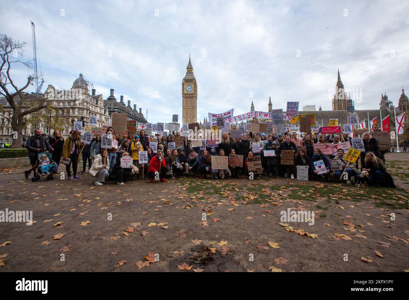 London, England, UK. 20th Nov, 2022. Midwives stage a protest in ...