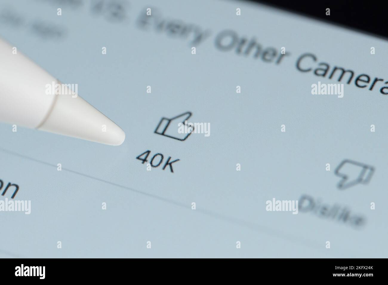 Youtube reaction hi-res stock photography and images - Alamy