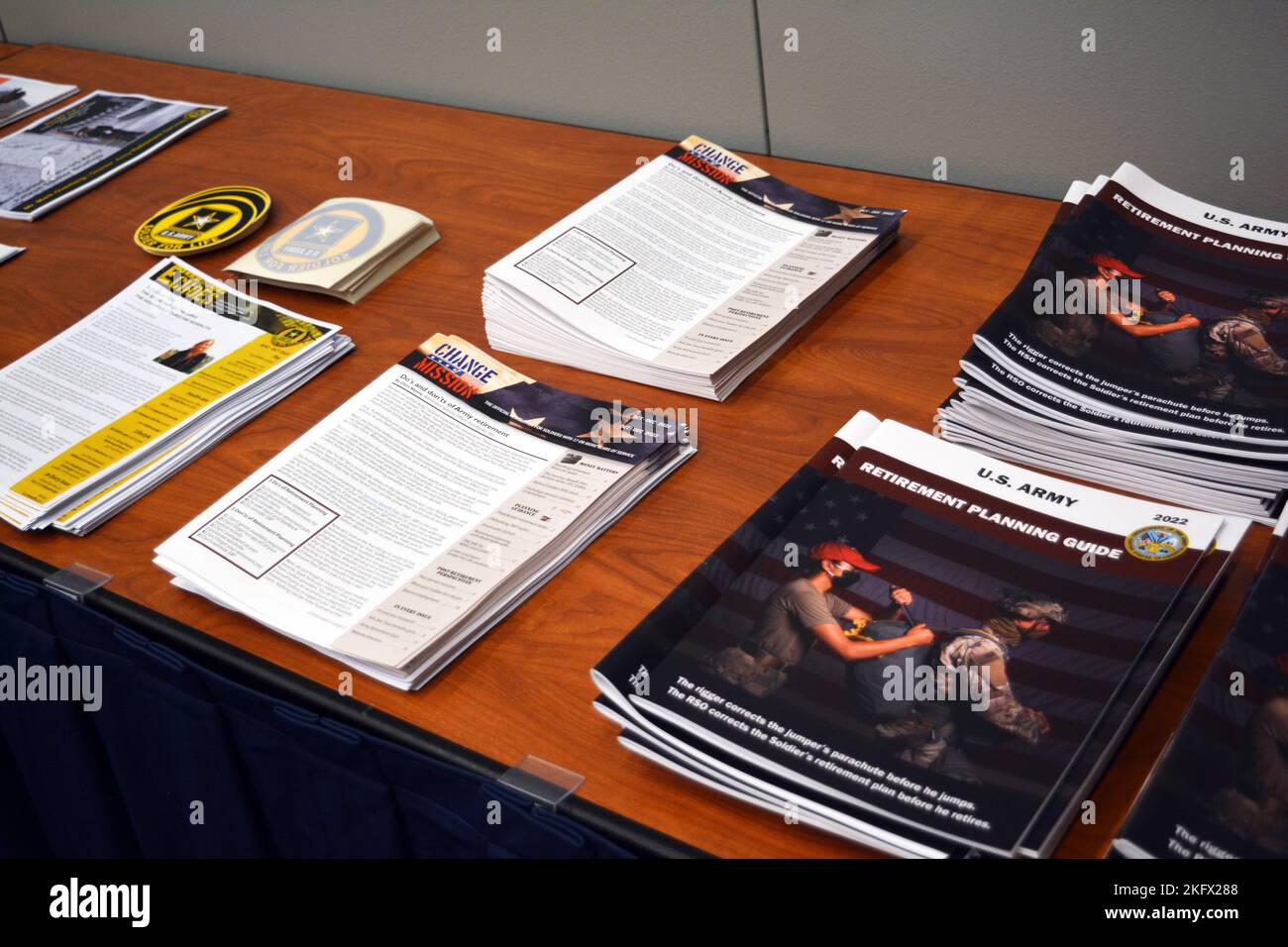 Army echoes hi-res stock photography and images - Alamy