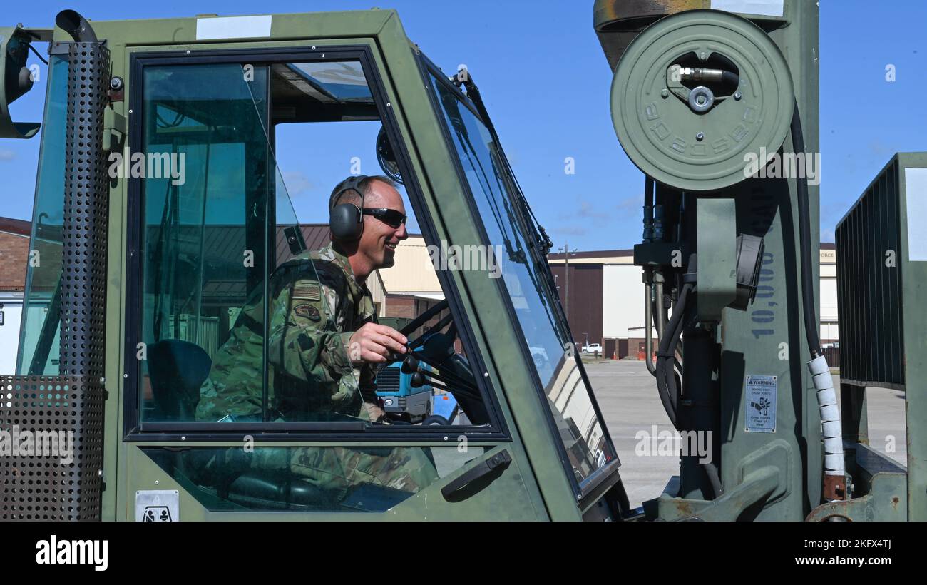 U.S. Air Force Technical Sgt. Kent Sedgwick 509th Sortie Support ...