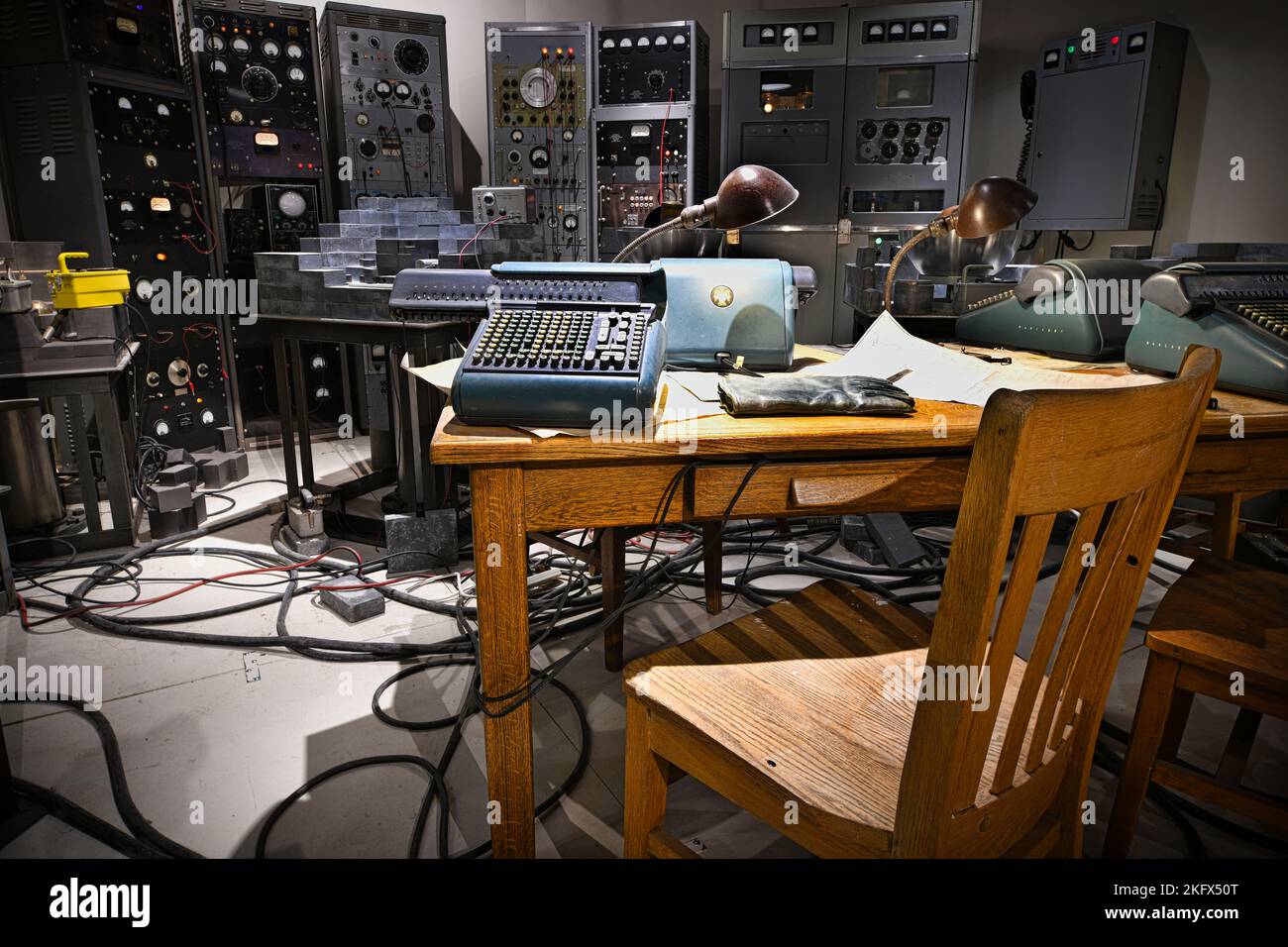 1940s science lab hi-res stock photography and images - Alamy