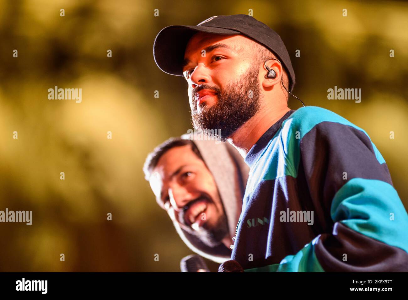 Big Flo and Oli play live on the Grand Place of Brussels for the party ...