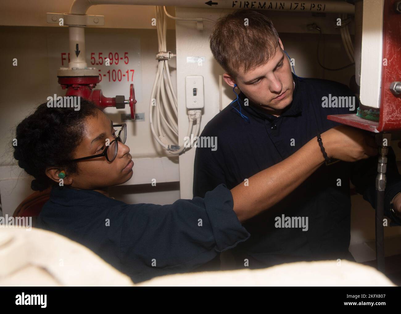 221013-N-TT639-1013 PHILIPPINE SEA (Oct. 13, 2022) – Hull Maintenance ...