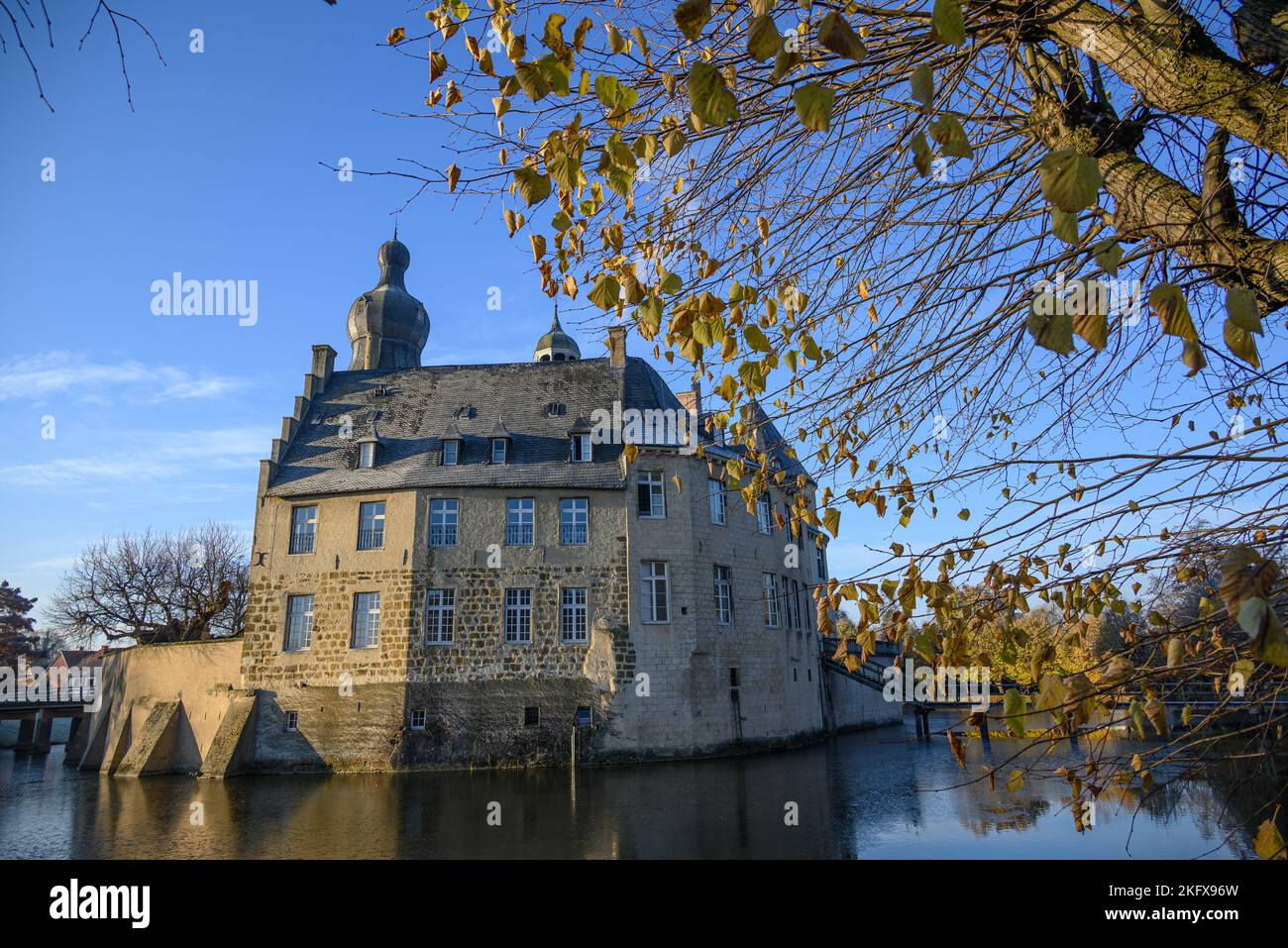 Autumn at a castle in westphalia Stock Photo - Alamy