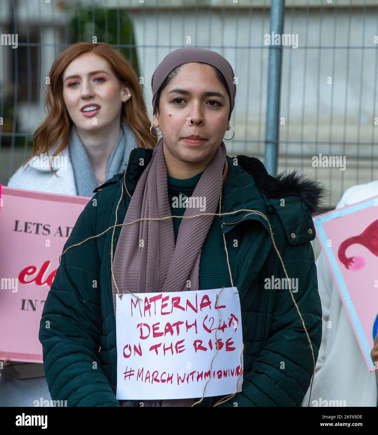 London, England, UK. 20th Nov, 2022. Midwives stage a protest in ...