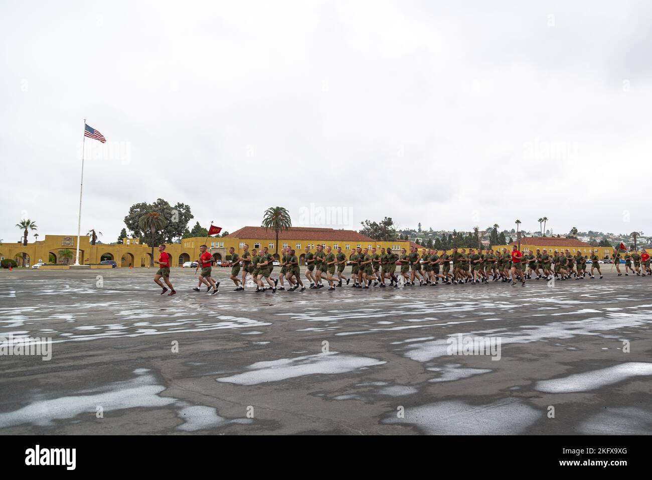 New U.S. Marines with Bravo Company, 1st Recruit Training Battalion ...