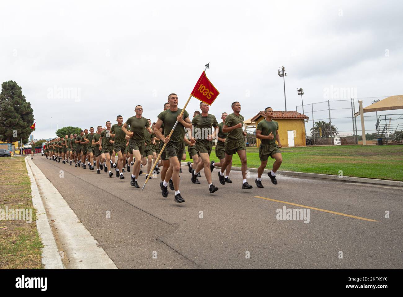 New U.S. Marines with Bravo Company, 1st Recruit Training Battalion ...