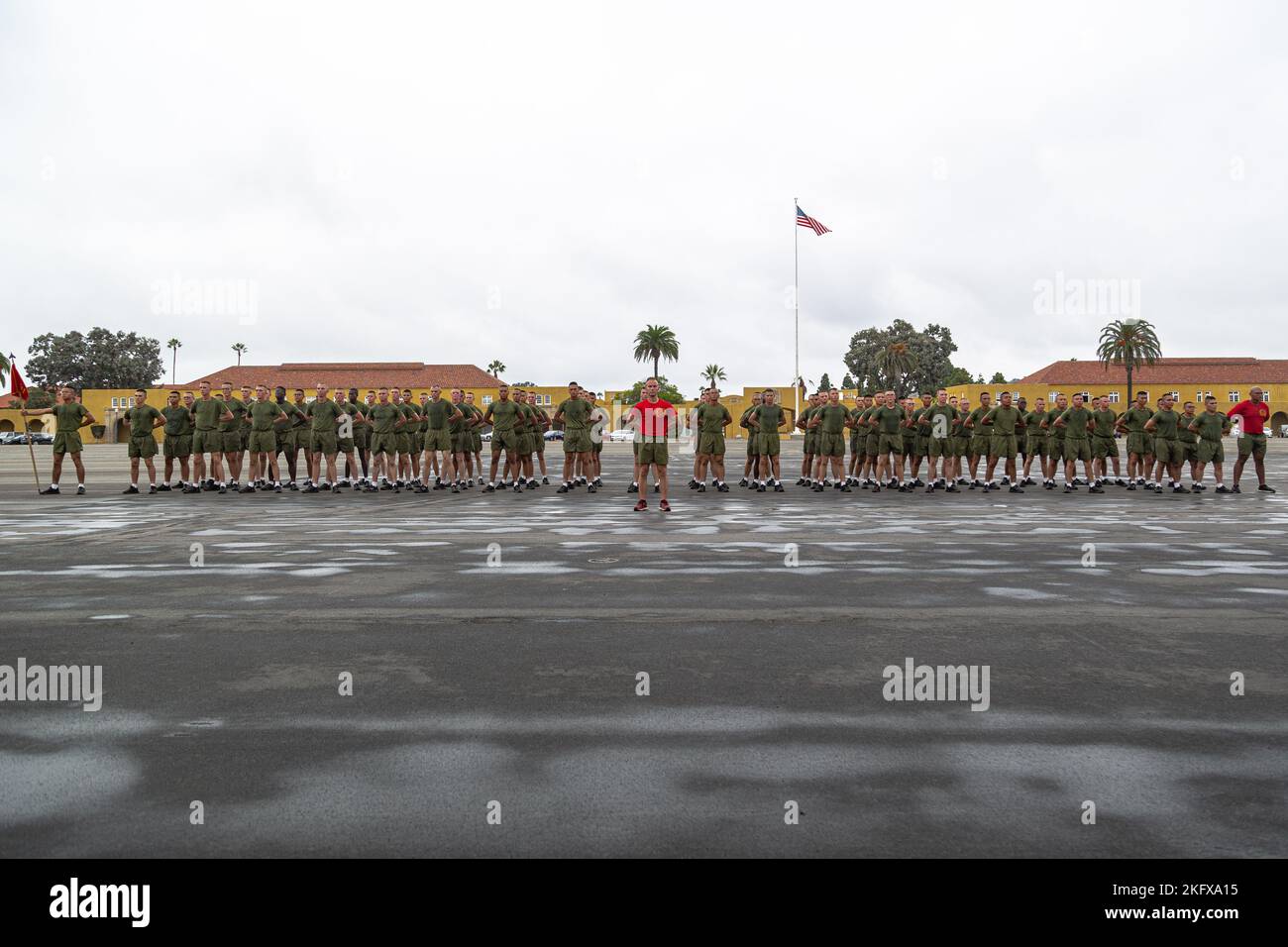 New U.S. Marines with Bravo Company, 1st Recruit Training Battalion ...