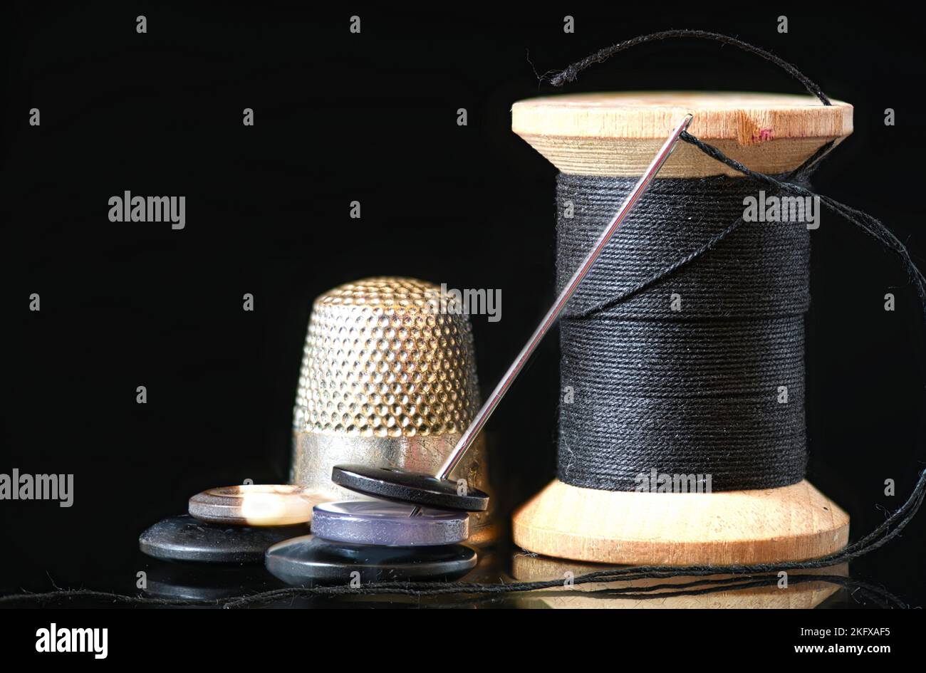 Sewing needle icon on hi-res stock photography and images - Alamy