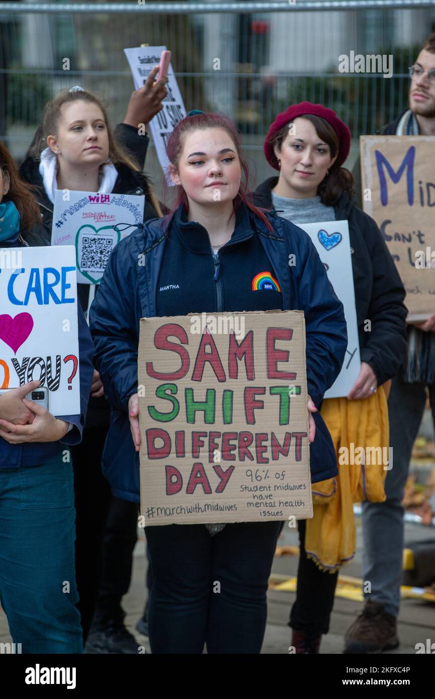 London, England, UK. 20th Nov, 2022. Midwives stage a protest in ...