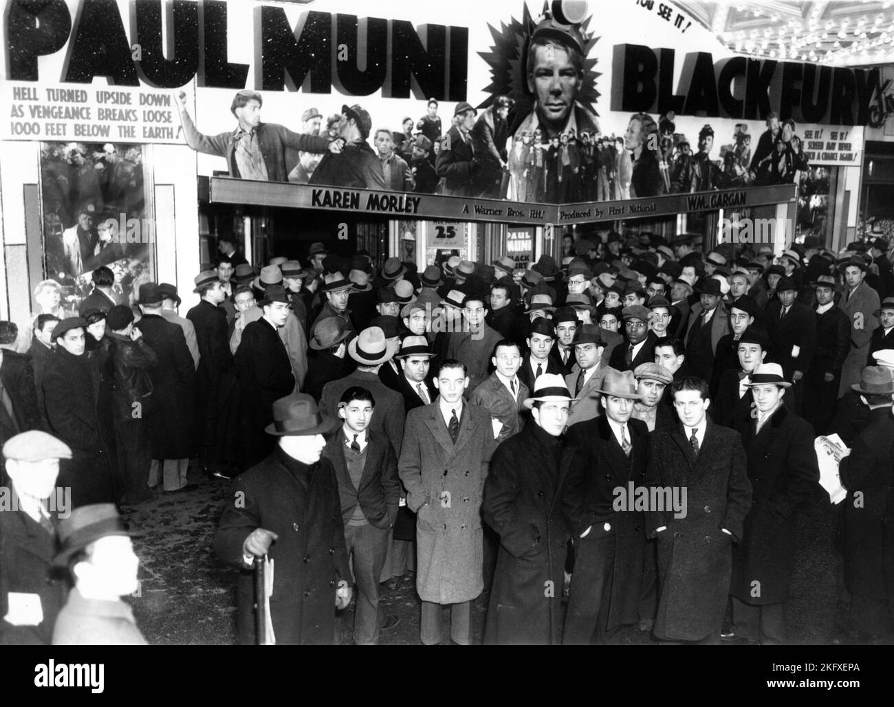 1930s hollywood movie opening Black and White Stock Photos & Images - Alamy