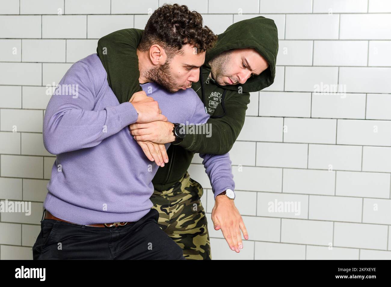 Self defence attitude to react to physical agression. | Usage de la ... Self defence attitude to react to physical agression. | Usage de la ...