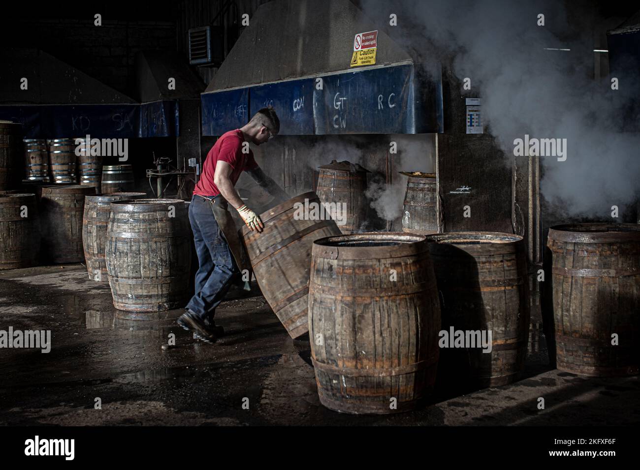 Whisky barrel cooperage hi-res stock photography and images - Alamy