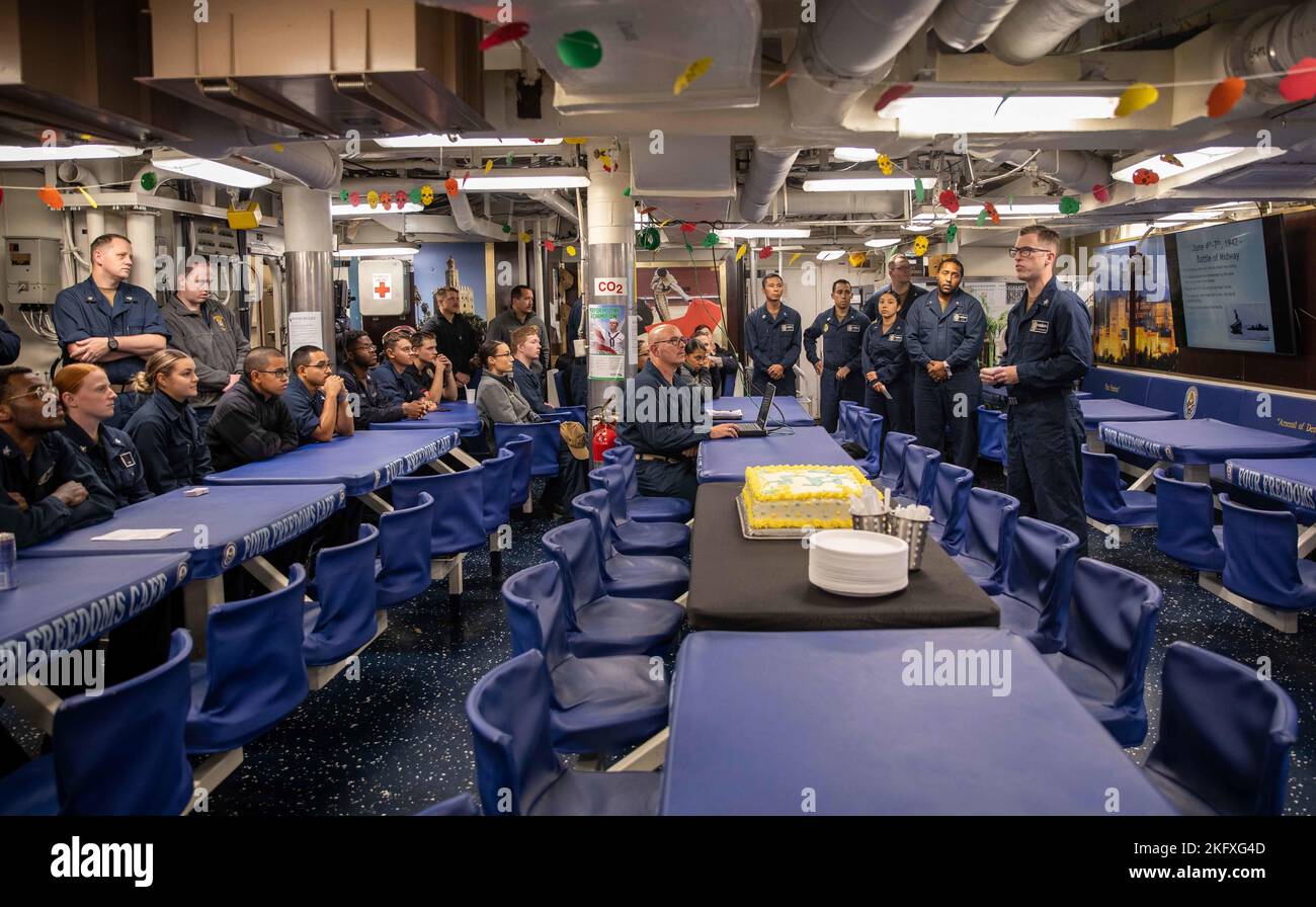 ENGLISH CHANNEL (Oct. 13, 2022) Sailors aboard the Arleigh Burke-class ...