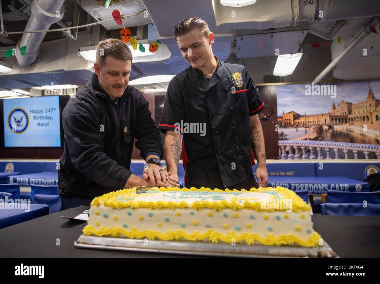 ENGLISH CHANNEL (Oct. 13, 2022) Chief Sonar Technician (Surface) Travis ...