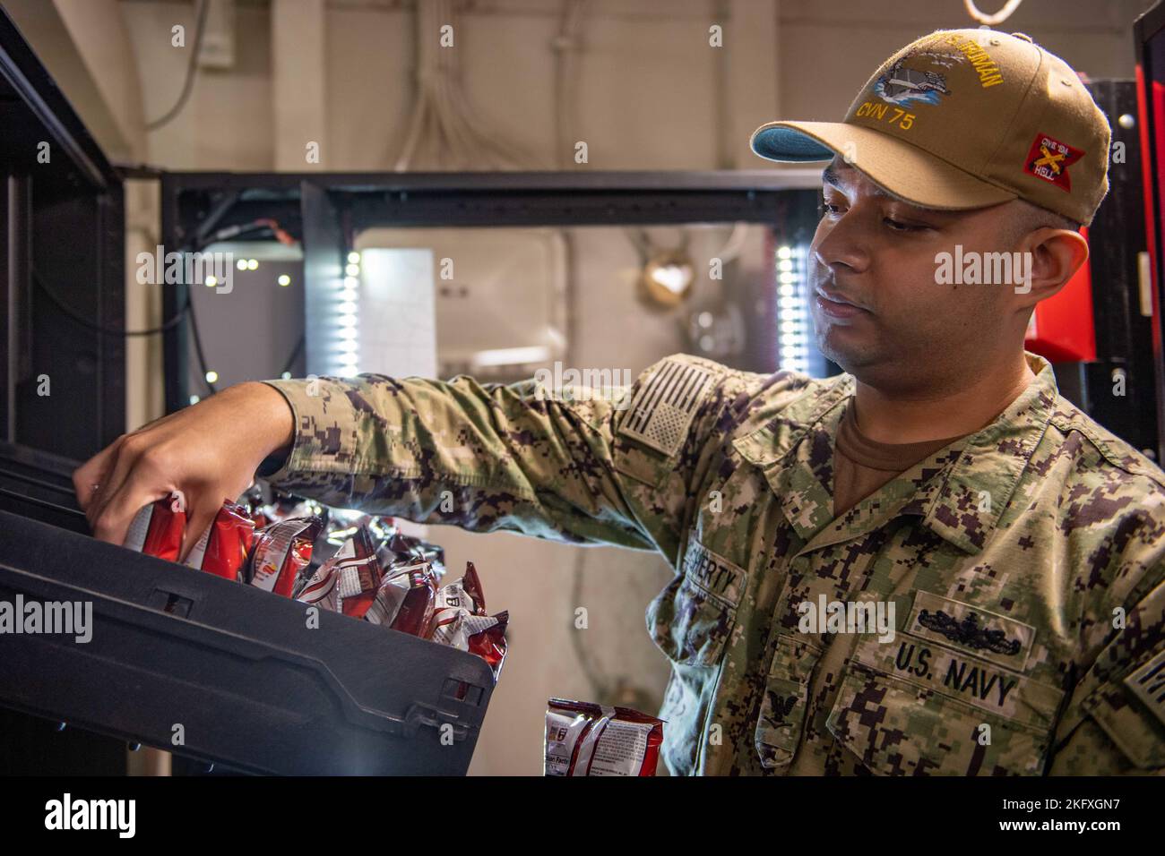 221013-N-XR893-1007 NORFOLK, Va. (Oct. 13, 2022) Retail Service ...