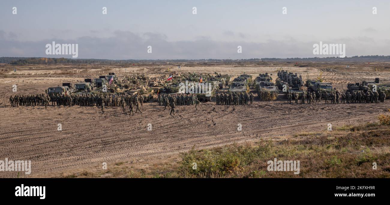 U.S. Army Soldiers assigned to the 1st Battalion, 68th Armor Regiment ...