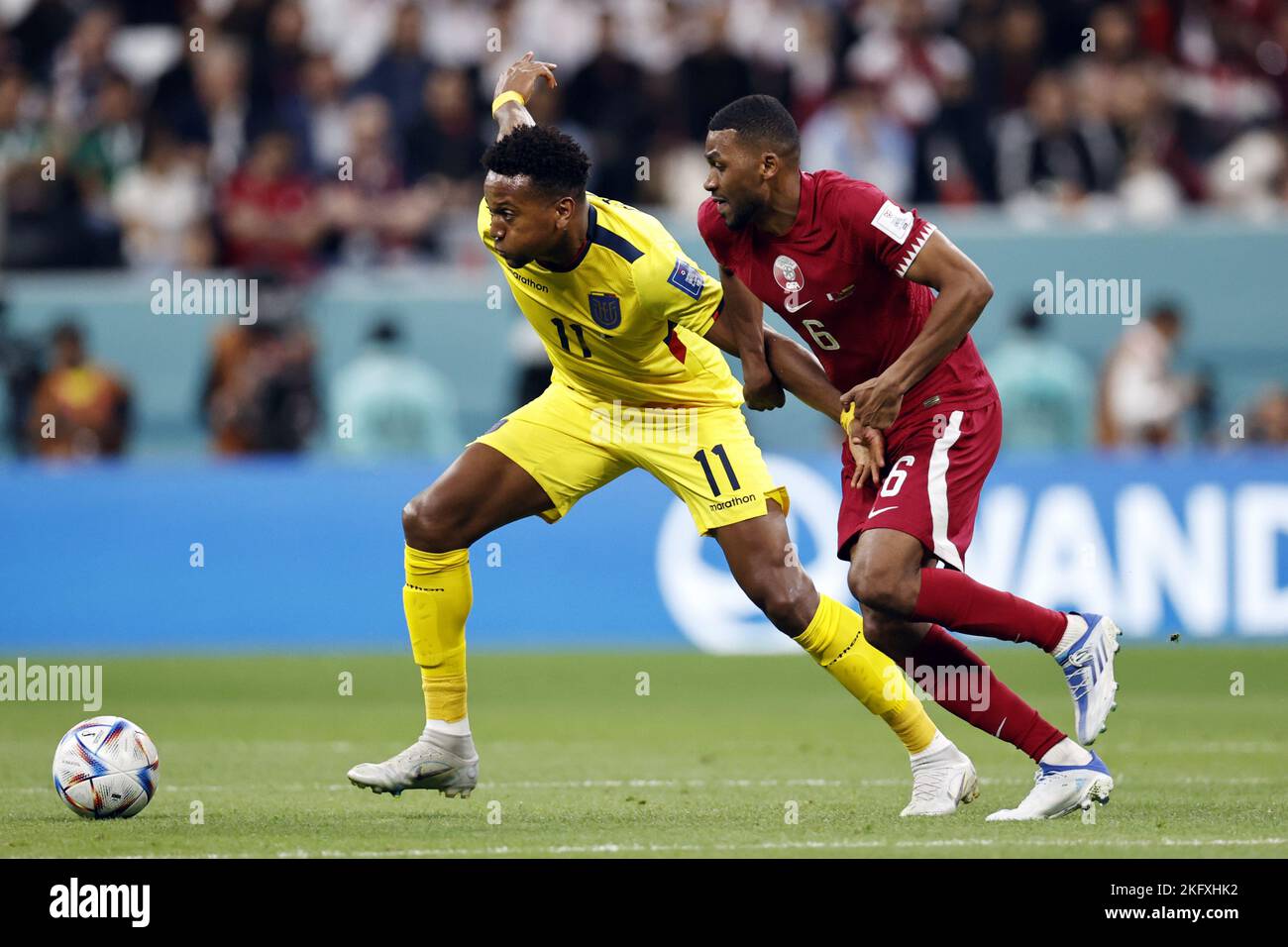 AL KHOR - (l-r) Michael Estrada of Ecuador, Abdulaziz Hatem of Qatar ...