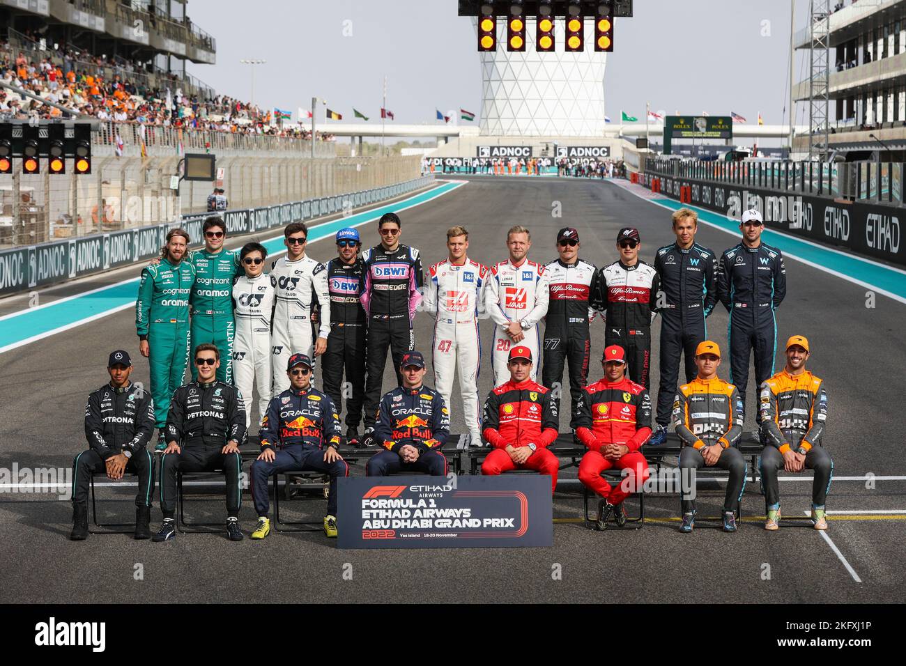 #44 Lewis Hamilton (GBR, Mercedes-AMG Petronas F1 Team), #63 George ...