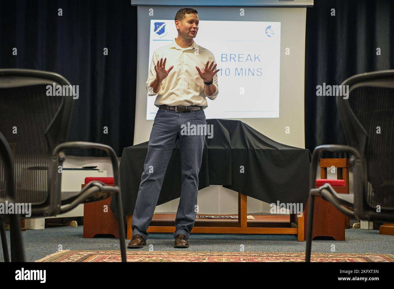 Lt. Col. Bryan Shoupe, 425th Air Base Squadron commander, greets new ...