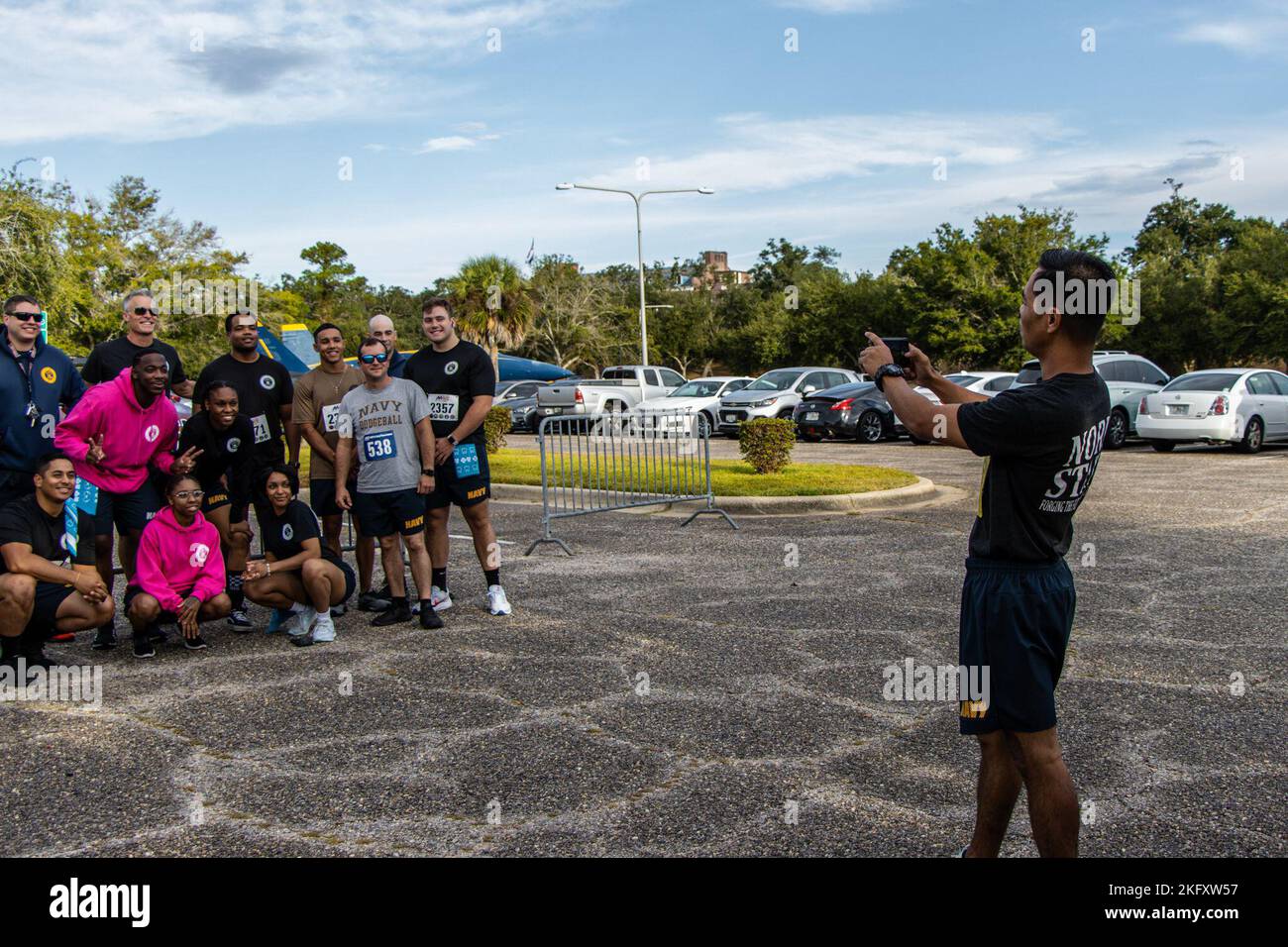 Navy recruiting orientation unit hi-res stock photography and images ...