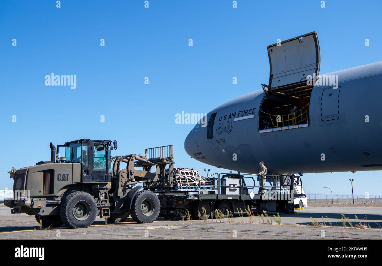 U.S. Air Force Airmen with the 60th Air Mobility Wing and 921st ...