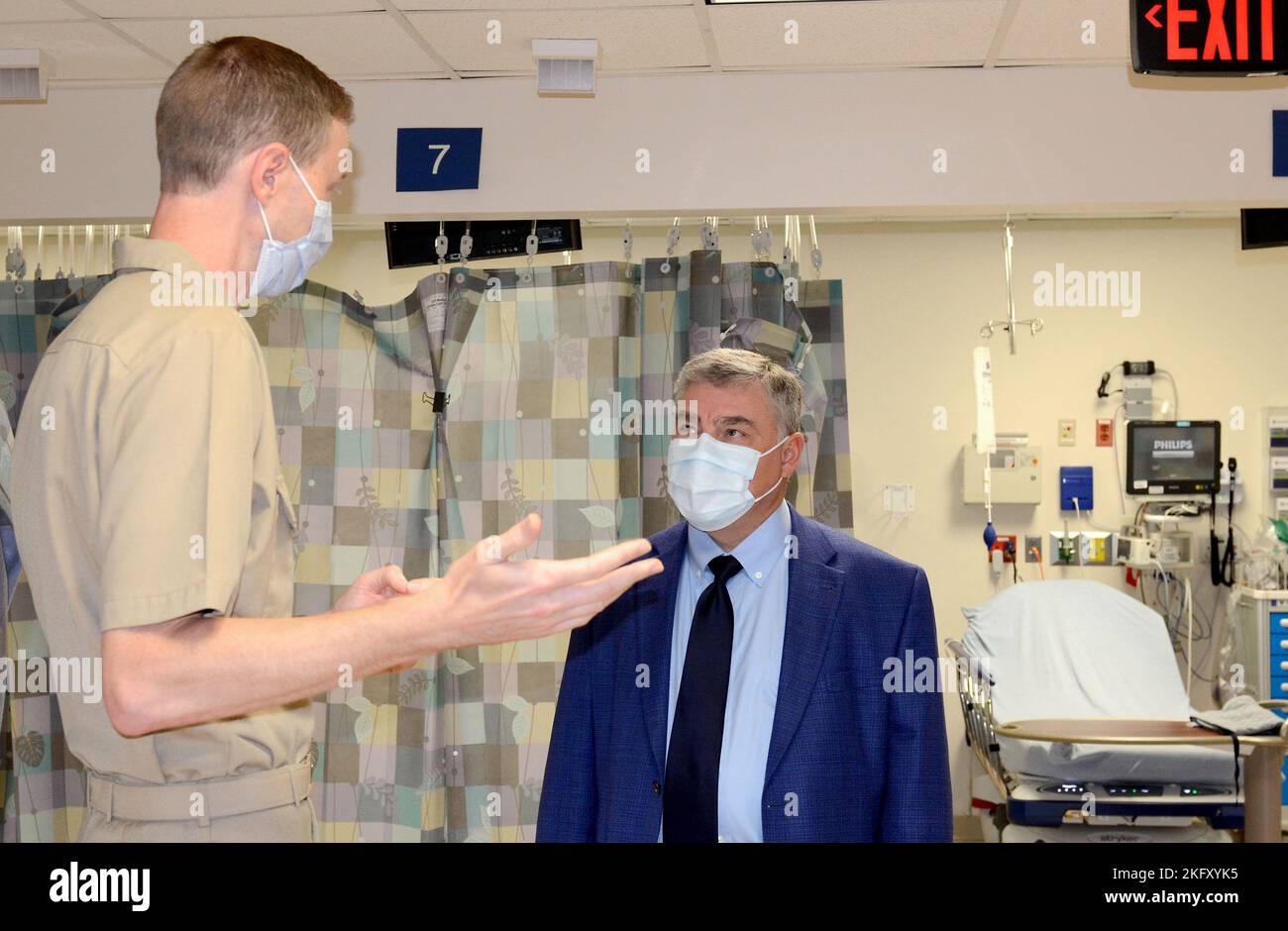 JACKSONVILLE, Fla. (Oct. 14, 2022) – Lt. Cmdr. Robert Fowler, a nurse ...