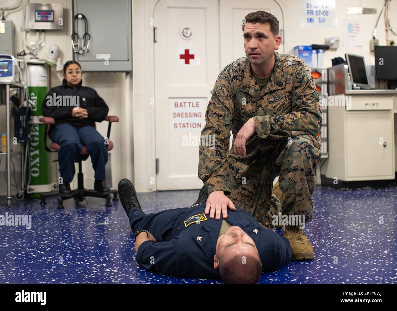 U s navy hospital corpsman demonstrates hi-res stock photography and ...