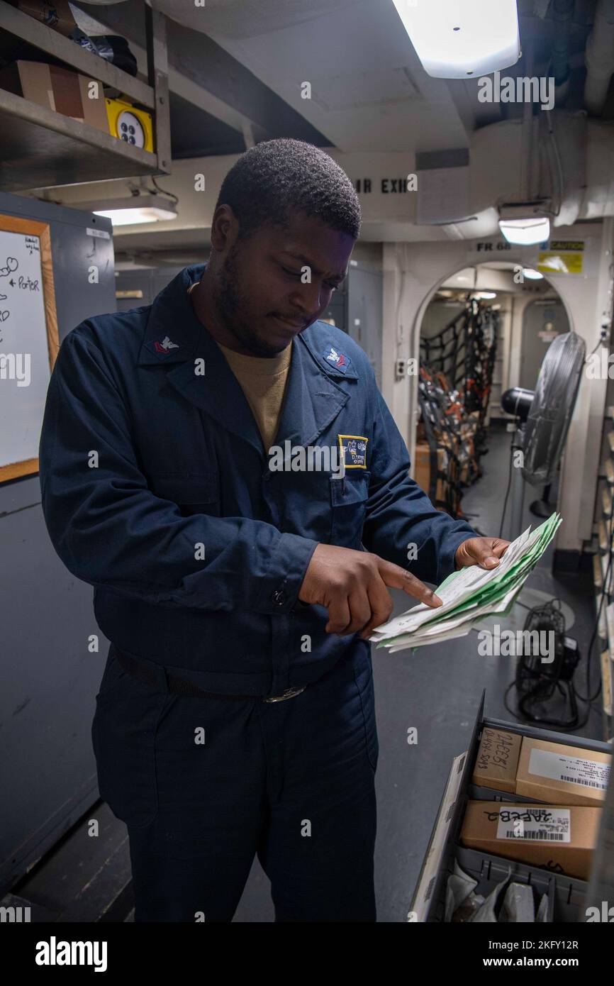 221014-N-KU796-1007 PACIFIC OCEAN (Oct. 14, 2022) U.S. Navy Logistics ...