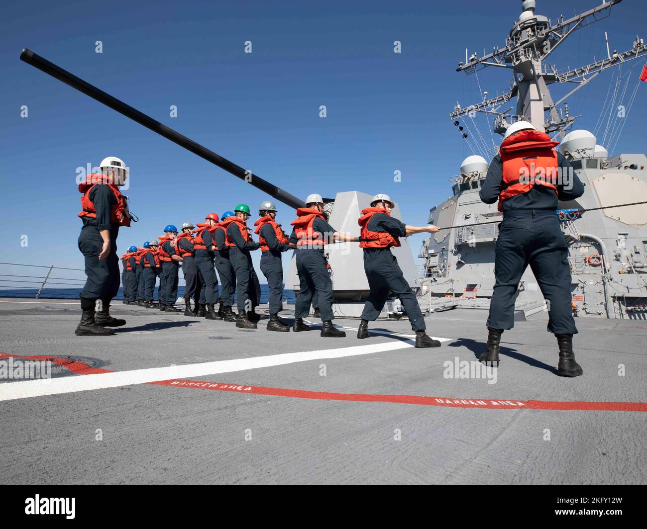 221014-N-WQ732-1512 ATLANTIC OCEAN (Oct. 14, 2022) – Sailors handle a ...