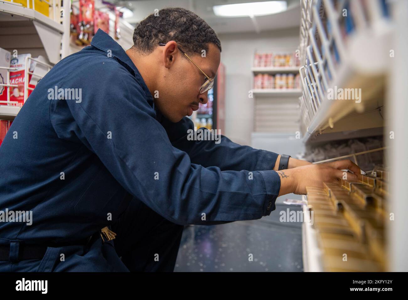 221014-N-KU796-1063 PACIFIC OCEAN (Oct. 14, 2022) U.S. Navy Retail ...