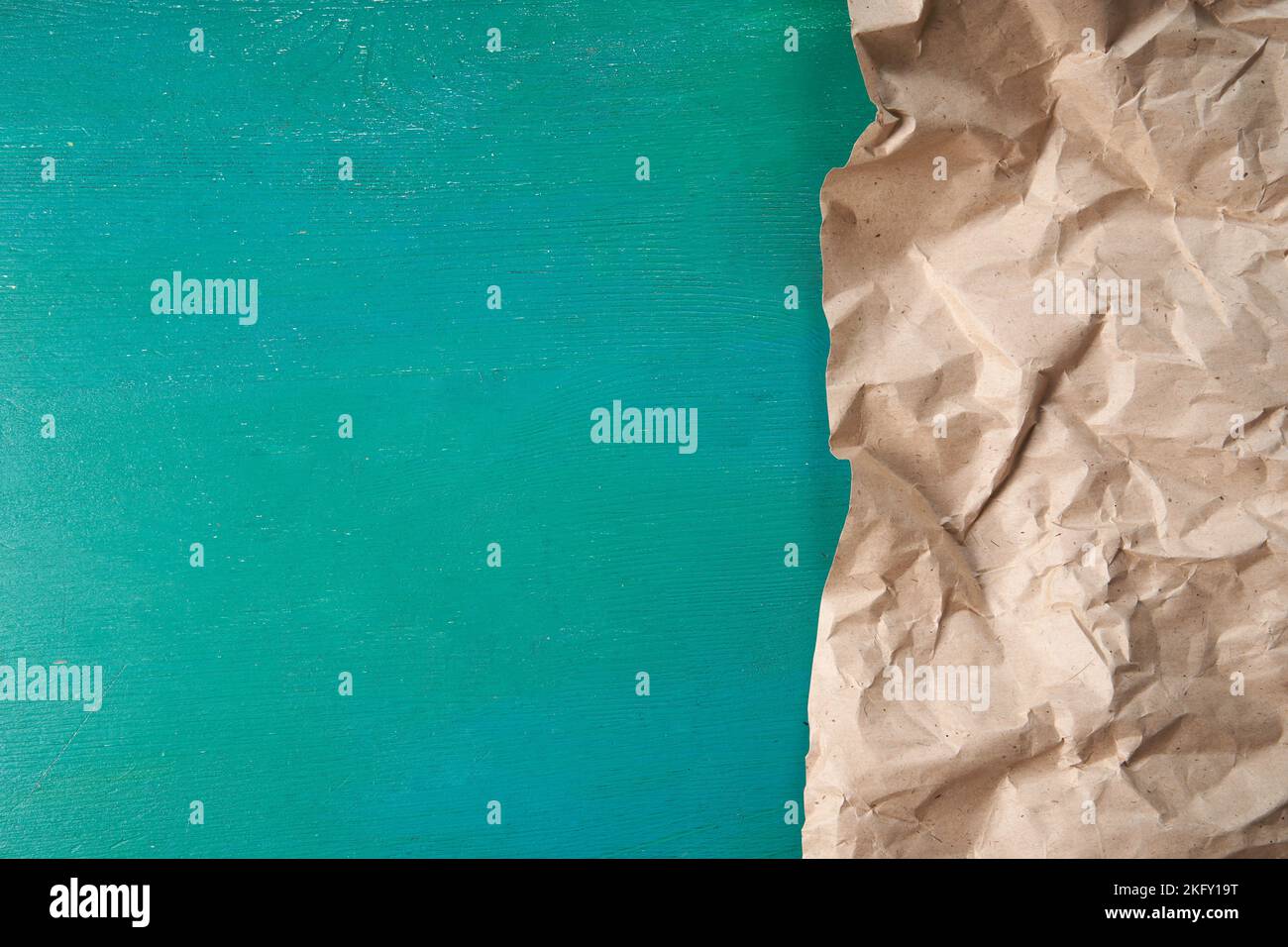 Half crumpled paper texture hi-res stock photography and images - Alamy