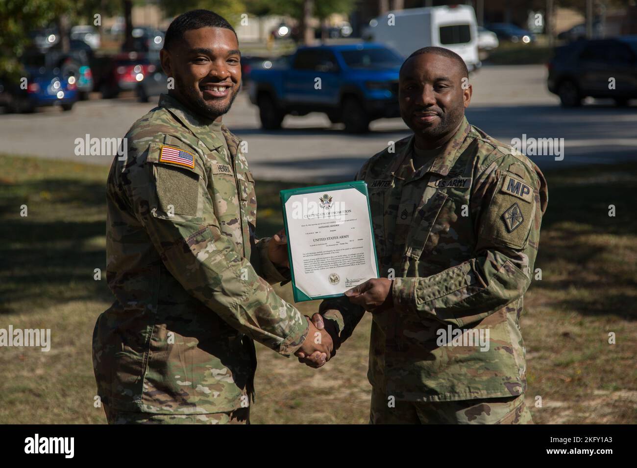 U.S. Army Sgt. Nathaniel Hendrix, left, and Staff Sgt. Lionel Hunter ...