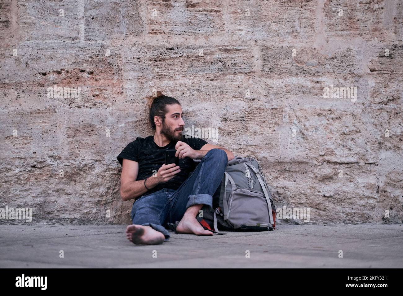 Man barefoot hi-res stock photography and images - Alamy