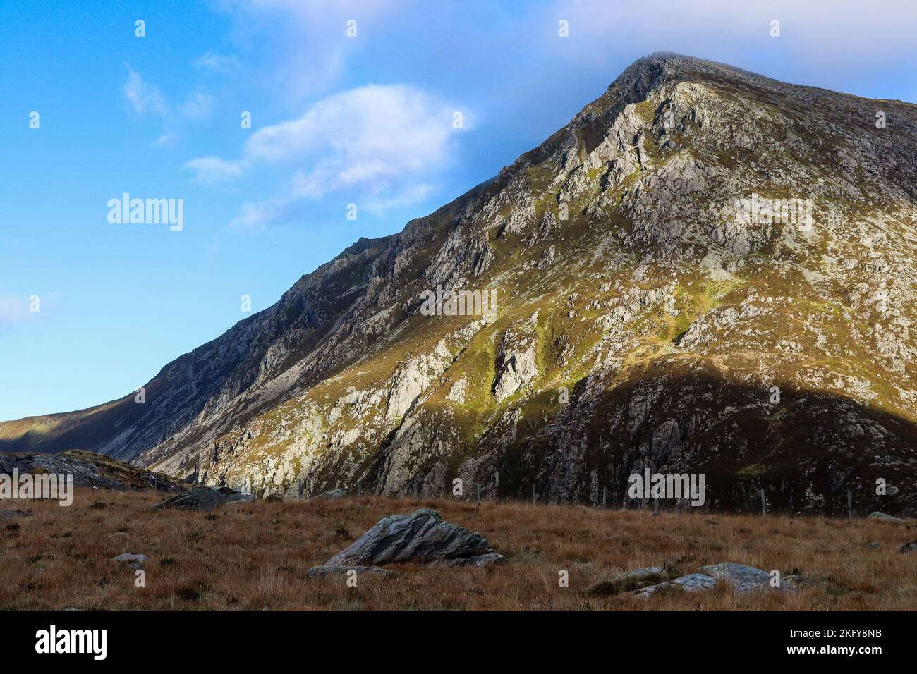 Summit of y garn hi-res stock photography and images - Alamy