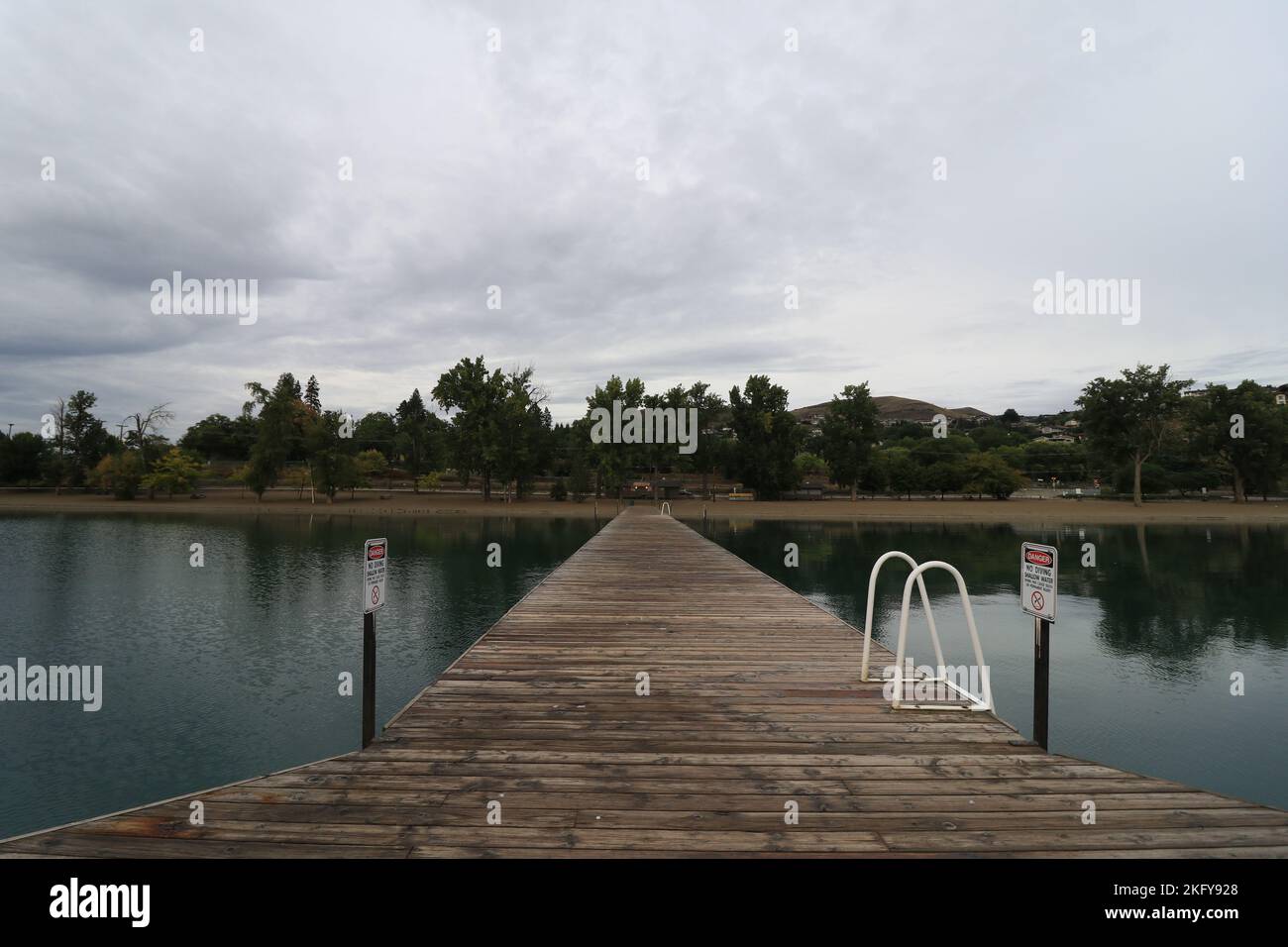 A wooden pier over Kalamalka Lake in Canada Stock Photo - Alamy