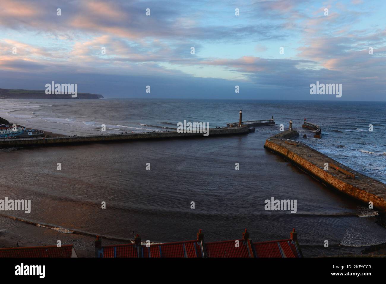 Whitby breakwater hi-res stock photography and images - Alamy