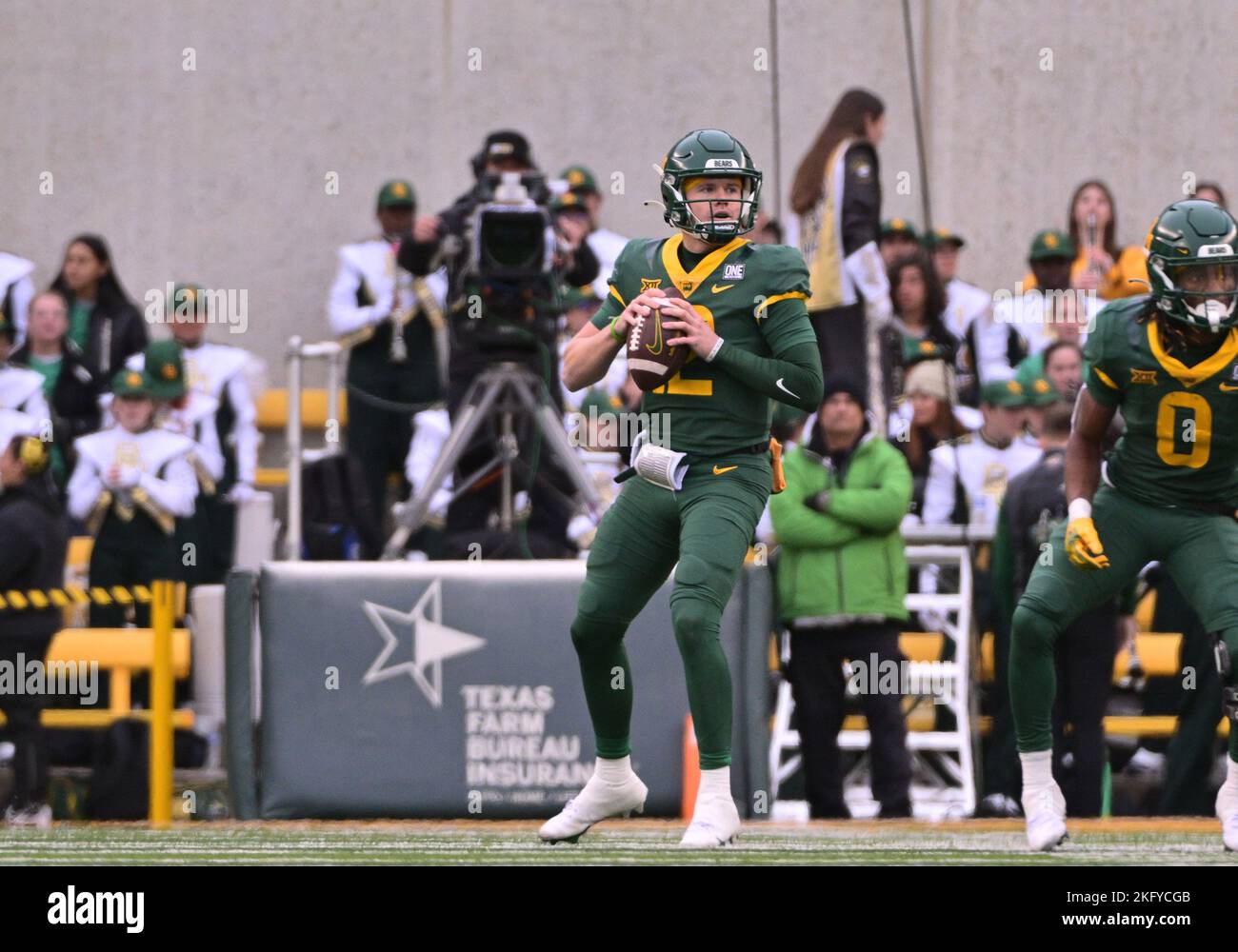 Waco, Texas, USA. 19th Nov, 2022. Baylor Bears quarterback Blake Shapen ...