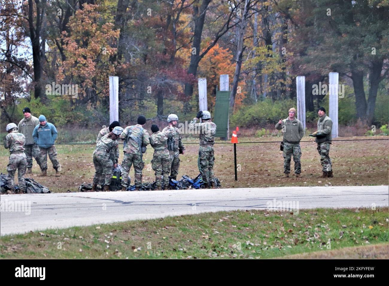 Army ROTC cadets with the University of Wisconsin-Madison hold training ...