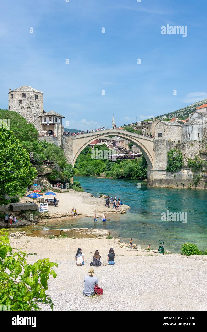 Stari Most (Mosta Bridge) over River Neretva, Old Town, Mostar, Bosnia ...
