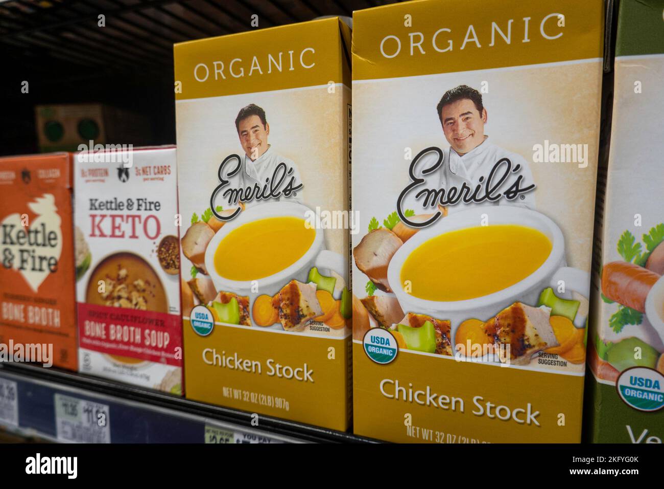 Chicken grocery store packaged hi-res stock photography and images - Alamy