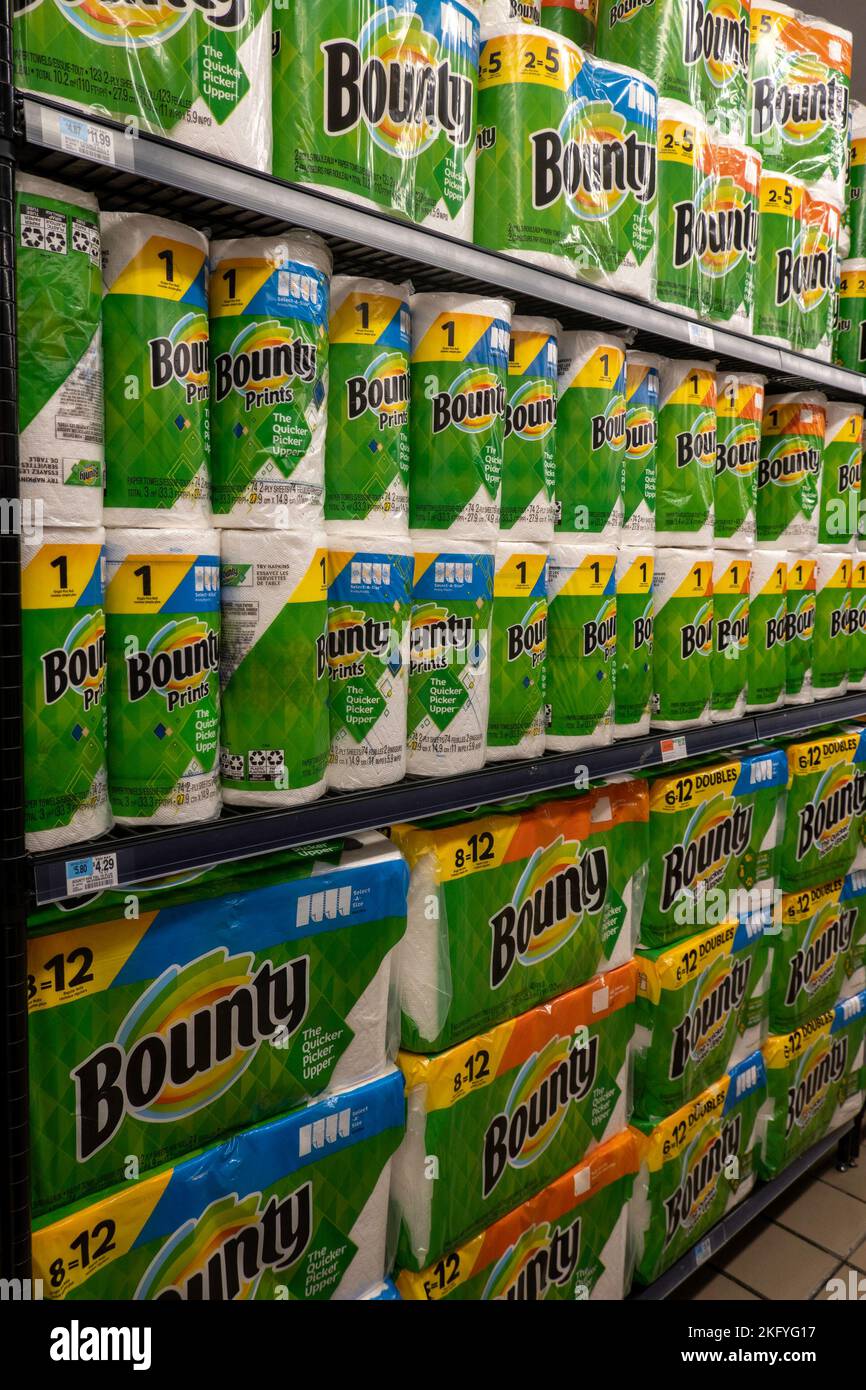 Bounty paper towels in stock store