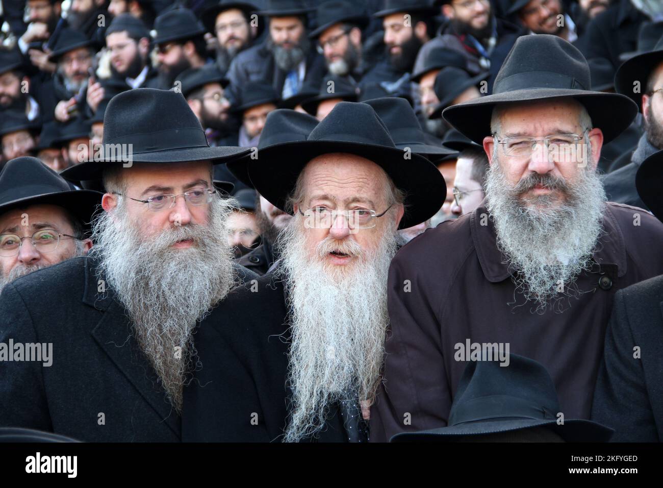 New York, New York, USA. 20th Nov, 2022. Thousands of Hasidic rabbis ...