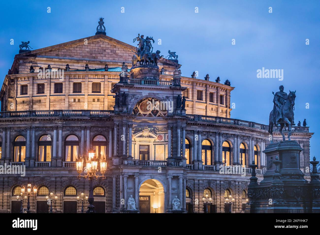 Opera house night color hi-res stock photography and images - Alamy