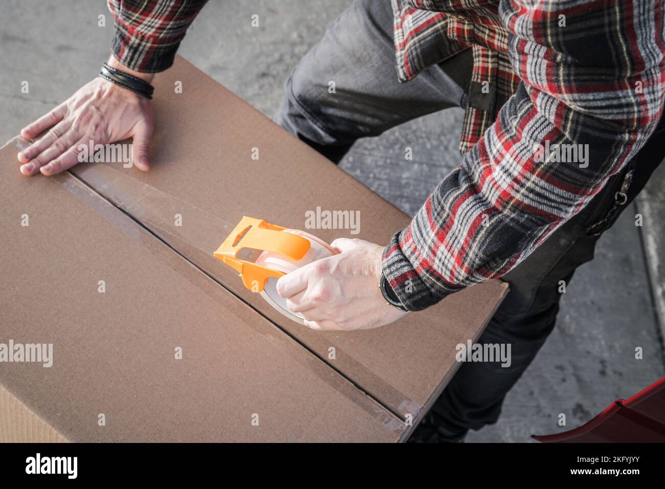 Professional moving hi-res stock photography and images - Alamy