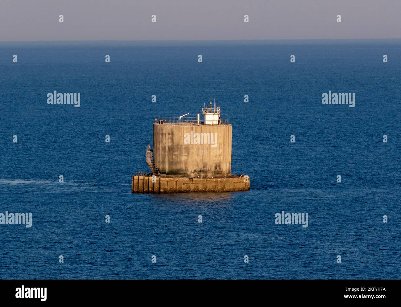 Nab tower solent hi-res stock photography and images - Alamy